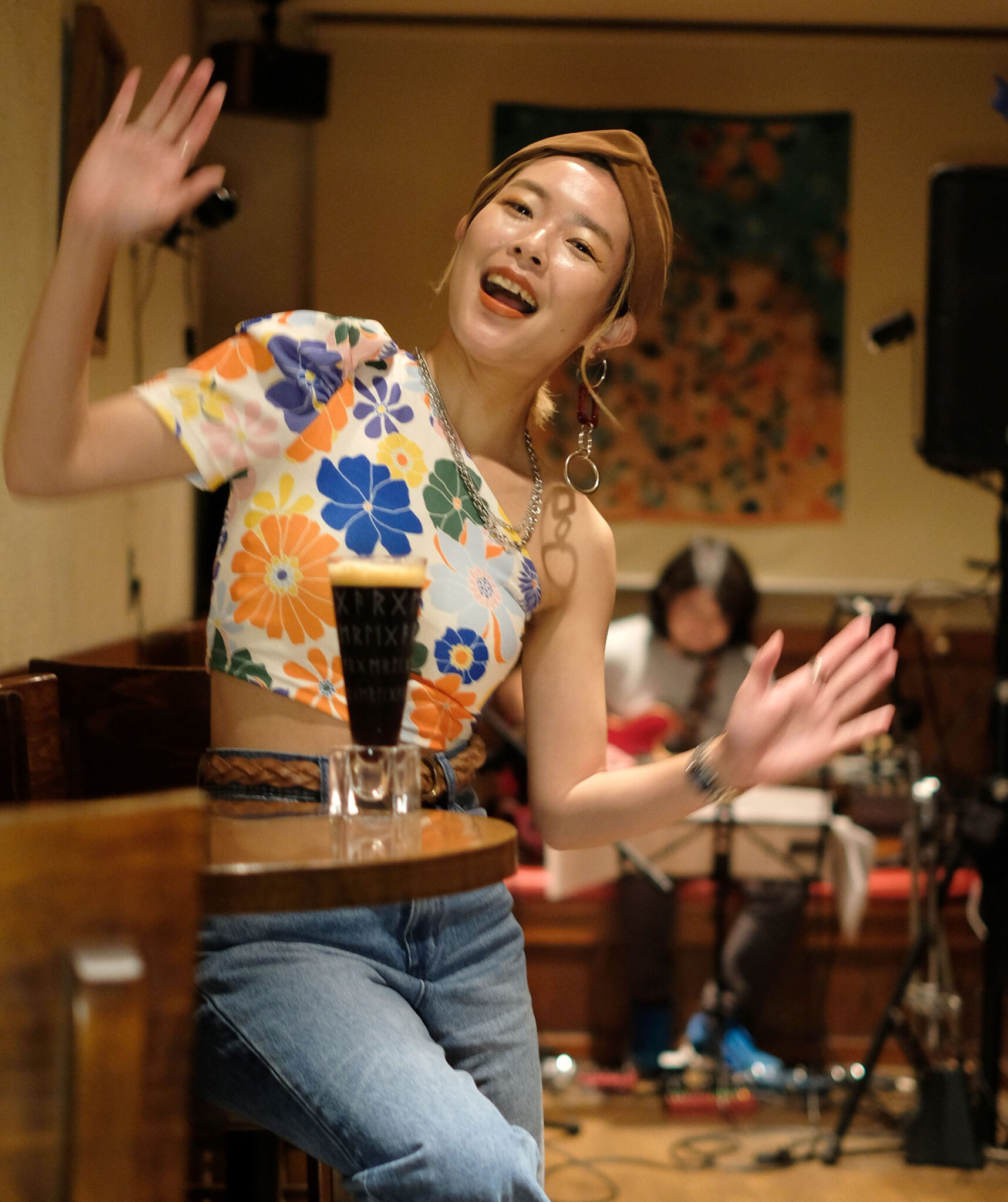 【along with her story】ミュージシャン 富岡美保 | プレミアムビール「GARGERY」